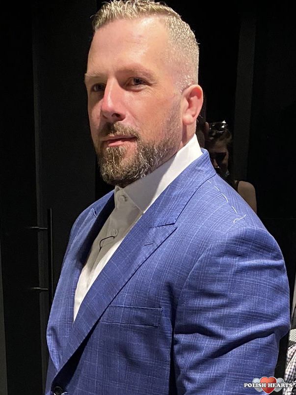 Handsome Polish man: user: JakubEsz, 40 years old